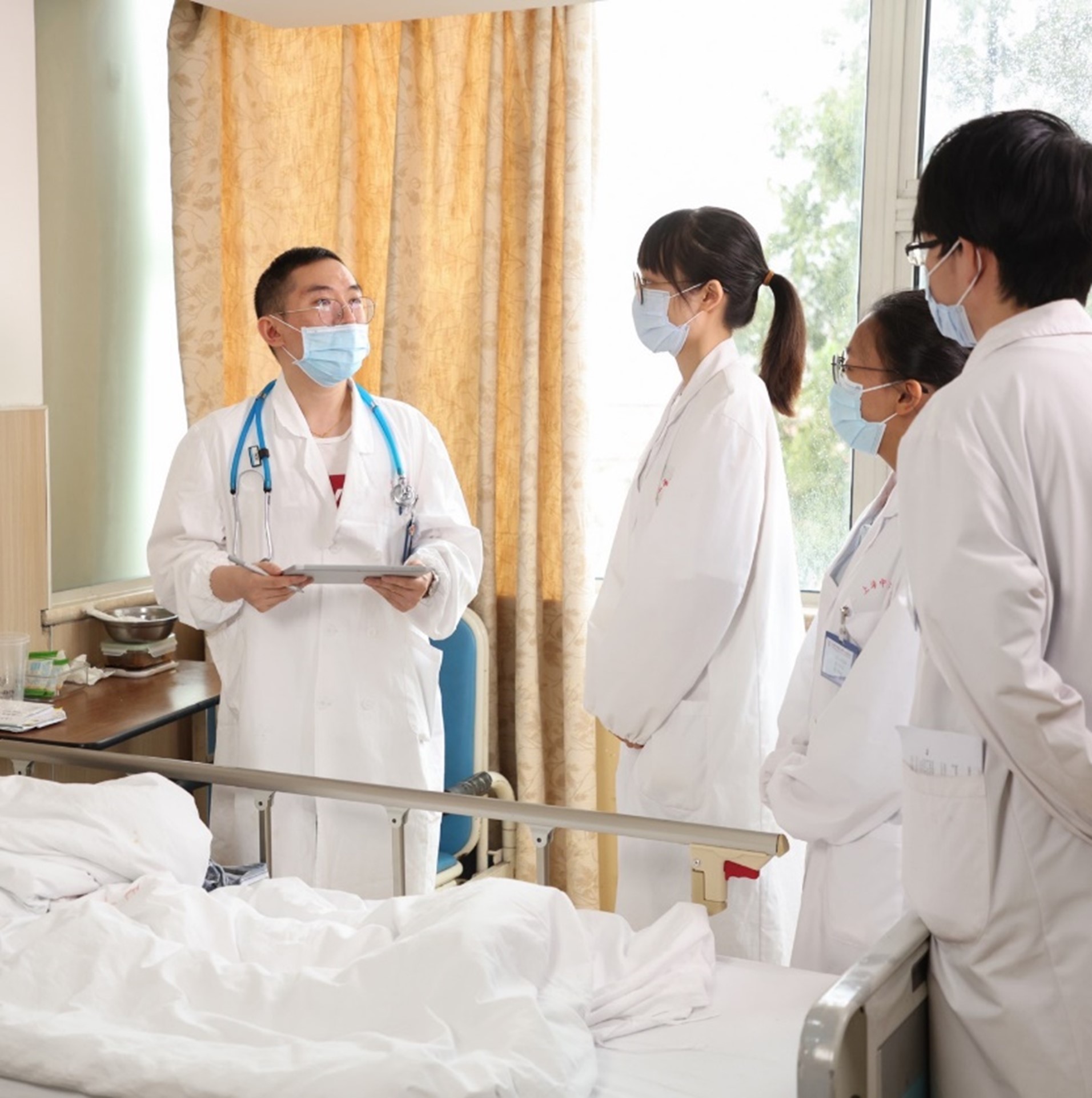 Longhua Hospital integrates Microsoft Surface for Business to enhance ...